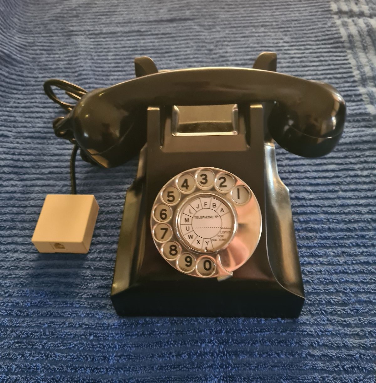 PMG 401-AT Released in the 1950's - Old Phones Australia