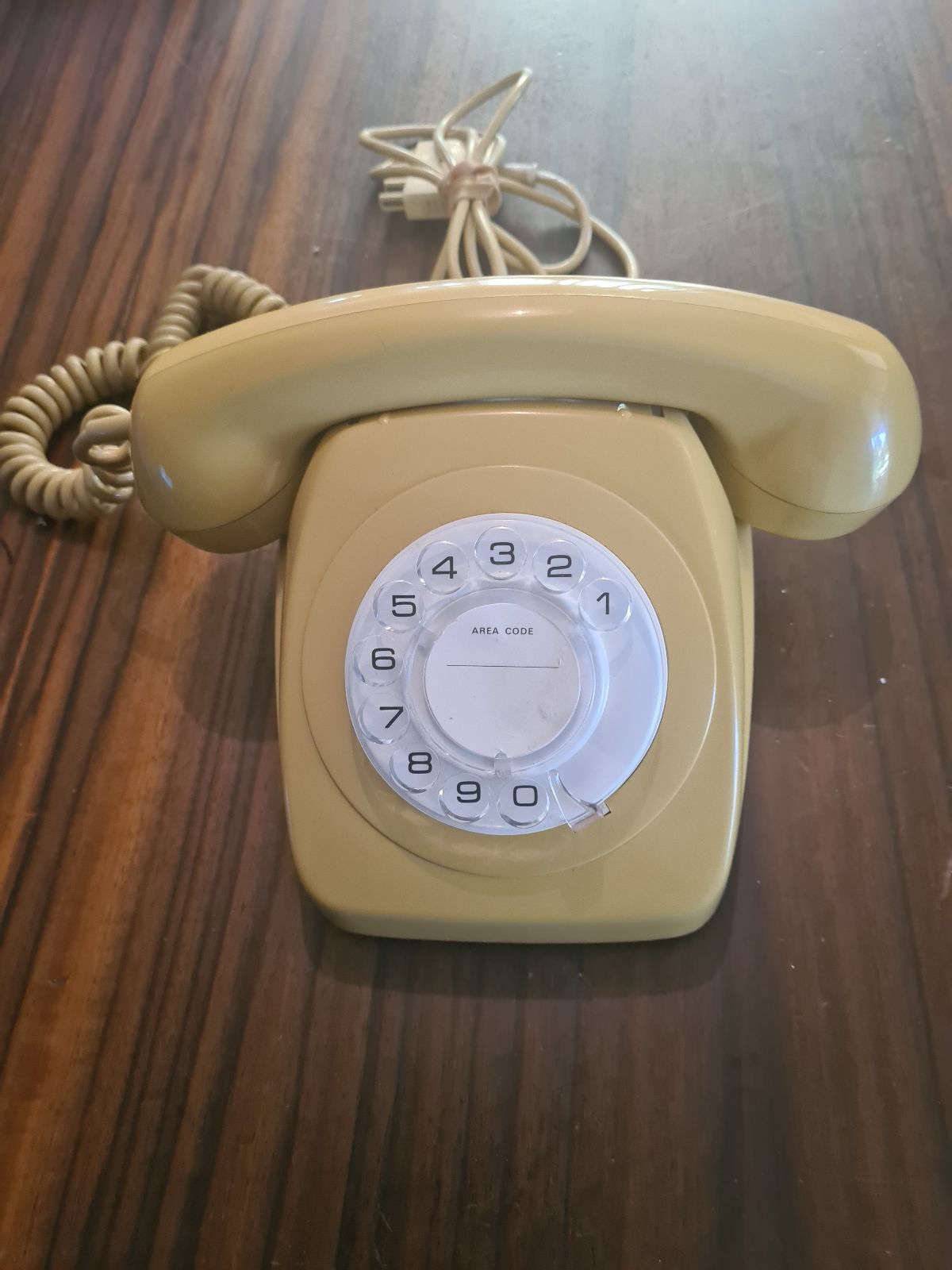 Topaz Yellow Restored 802 PMG/Telecom Phone NBN Ready - Old Phones ...